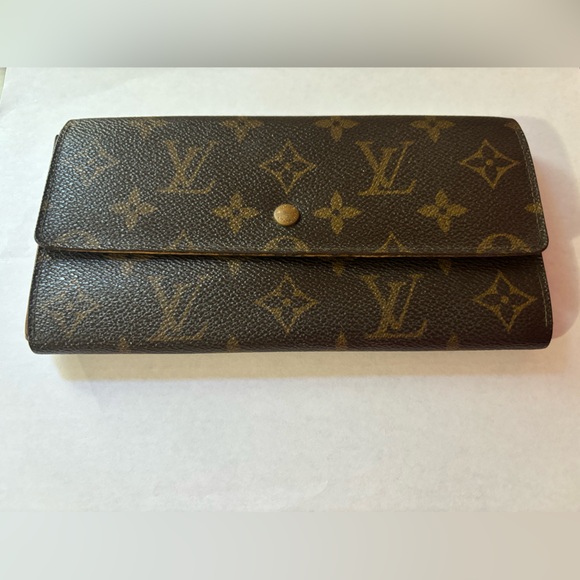Louis Vuitton | Bags | Vintage Louis Vuitton Sarah Monogram Long Wallet ...